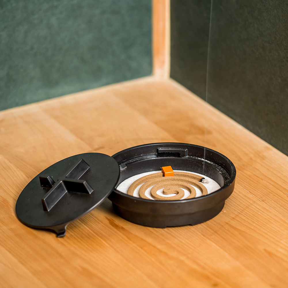 ideaco manhole マンホール 底面波紋 蚊遣り 蚊遣り器 蚊取り器 蚊取線香 蚊取り線香ケース かとりせんこう 屋外 ベランダ キャンプ アウトドア イデアコ :ideaco ...