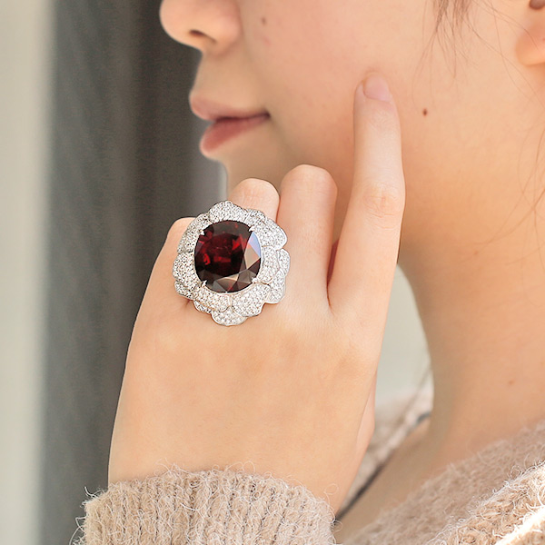 ロードライトガーネット リング 38.49ct オーバルミックスカット 脇石ダイヤ2.28ct(Total) プラチナ Pt 鑑別書付 ロードライト ガーネット 指輪 : エメットジュエリー ...