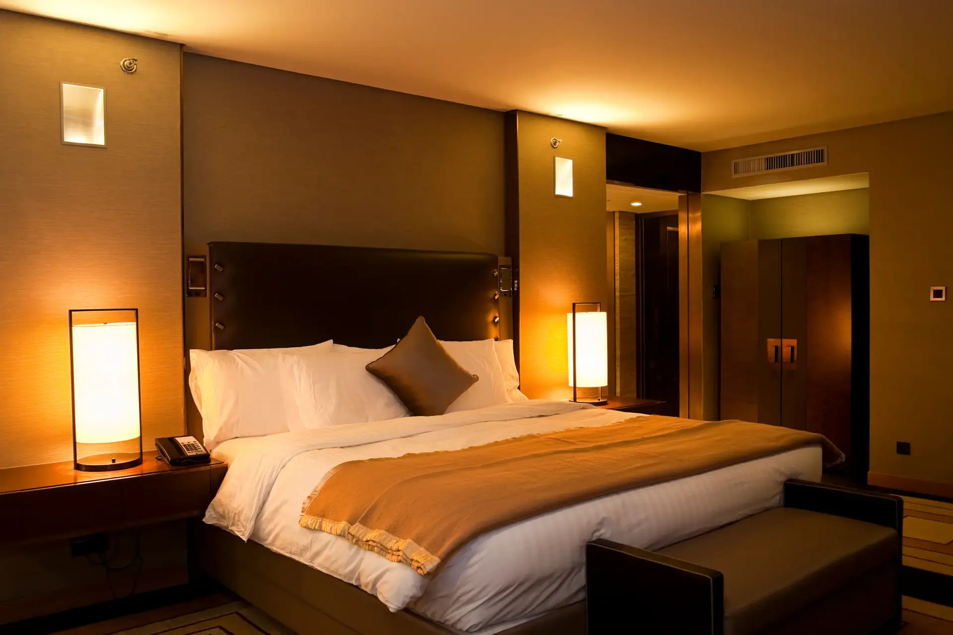 スワン電器 SWAN LED SWAN BULB DC24V DALI / PWM 一般電球形 60W形相当 B22 6.8W 810lm ...