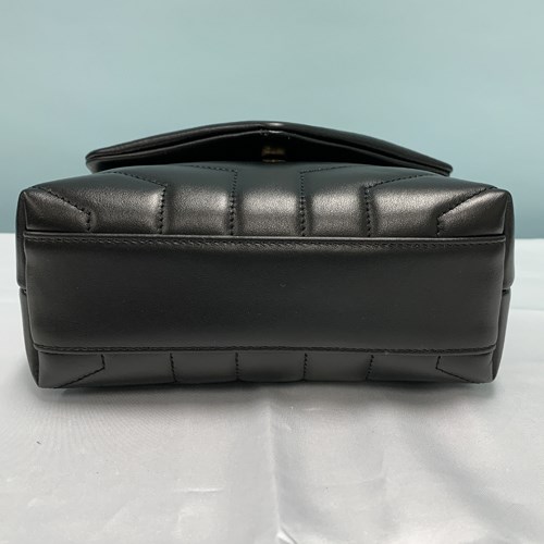 Yves Saint Laurent サンローラン ショルダーバッグ ルル Yves Saint Laurent サンローラン ショルダーバッグ ルル