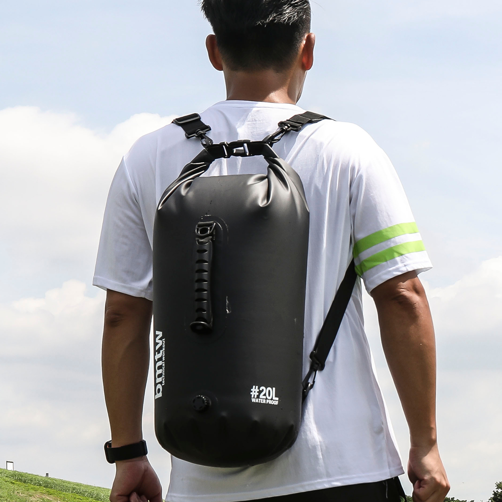 ウォータープルーフバッグ 給水口付き BODYMAKER ボディメーカー BK101 防水 撥水 ウォーター ウォータープルーフ バッグ 鞄 カバン リュック : BODYMAKER ...