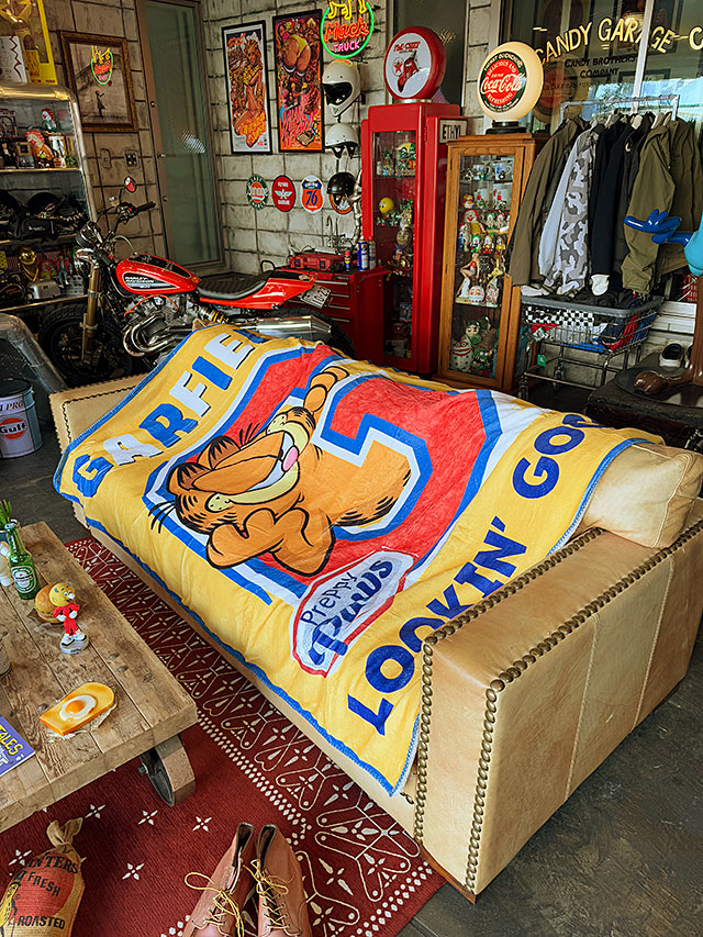 ガーフィールド フリースブランケット 大判 Lサイズ 150cm×200cm （イエロー） アメリカン雑貨 アメリカ雑貨 : 351329 ...