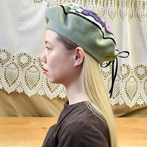 かわいい ベレー帽 レディース 秋冬 ステンドグラスベレー 果物 モチーフ ぶどう バラ色の帽子 ベレー 日本製 帽子 お洒落 20代 30代 40代 Barairo no Boushi 全3色 [ beret ] 女性 プレゼント 母の日 ギフト かわいい 帽子 贈り物 ギフト ラッピング無料 送料無料 Barairo no Boushi かわいい ベレー帽 レディース 秋冬 送料無料