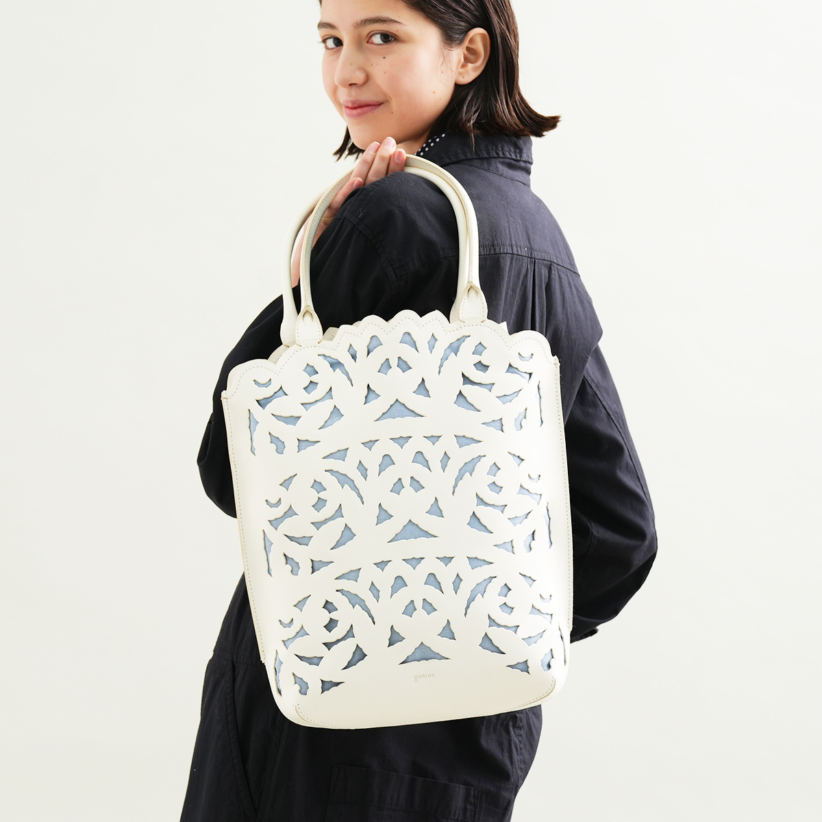 genten（ゲンテン） genten 43950 ガーデンカットワーク トートバッグ 大 本革 25th記念 : genten 公式ショップ ...