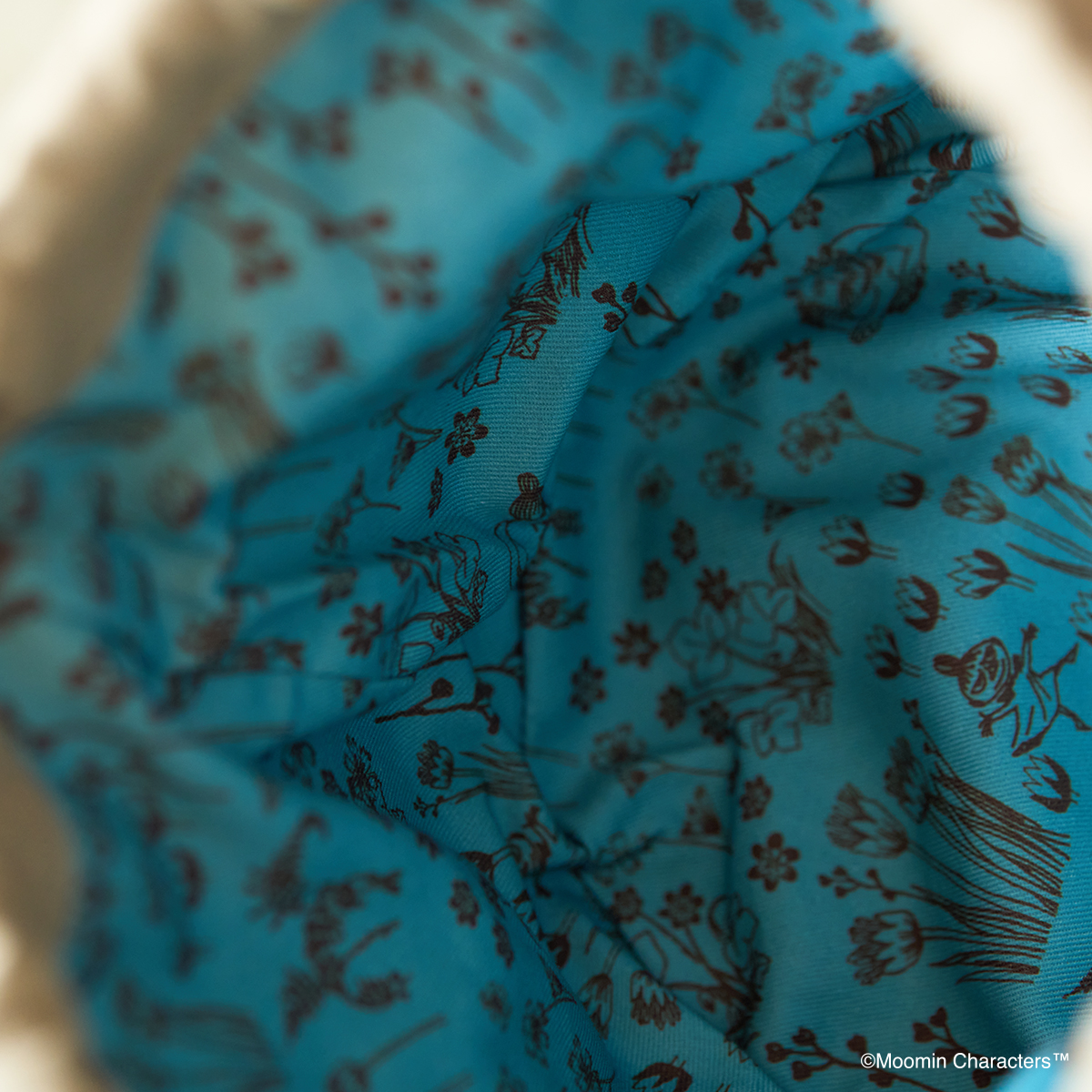 genten ゲンテン 46137 MOOMIN collection サスティナブル巾着 手持ちタイプ 「ムーミン＆スナフキン」本革 巾着 ...
