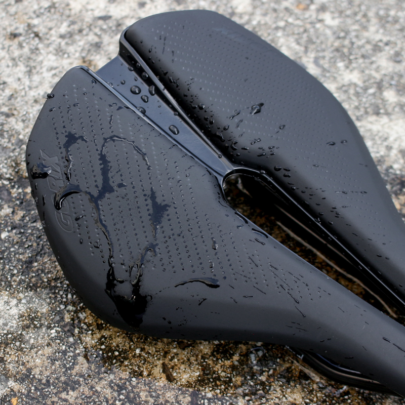 GORIX 自転車サドル ロードバイク サドル 自転車 ショートサドル 防水 クロスバイク MTB サドル交換 シームレス クッション (VENTURE 10) ゴリックス 送料無料 ...