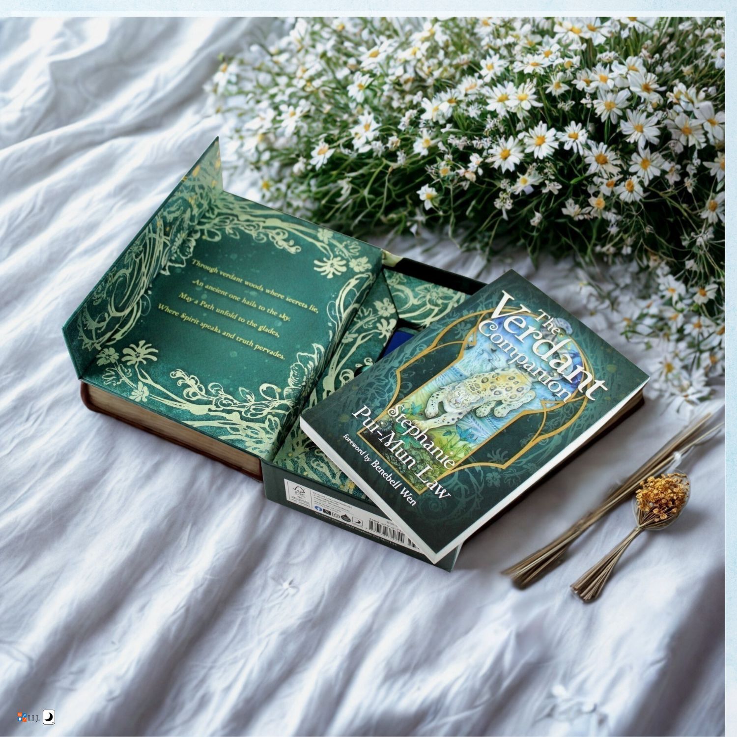 ヴァーダンス・タロット Verdance Tarot タロットカード ウェイト版 78枚 アニマル タロット占い 日本語解説書付き 正規品 ...