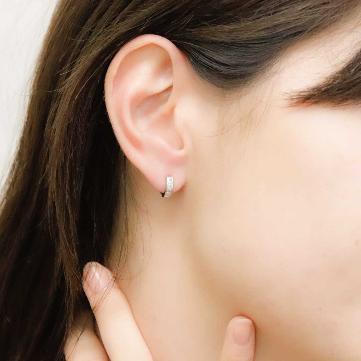 ピアス フープ レディース 両耳用 シルバー925 キュービックジルコニア 変色防止 ロジウムコーティング プラチナ加工 ニッケルフリー :ss-svp014:ピアス アクセサリーカラコン ...