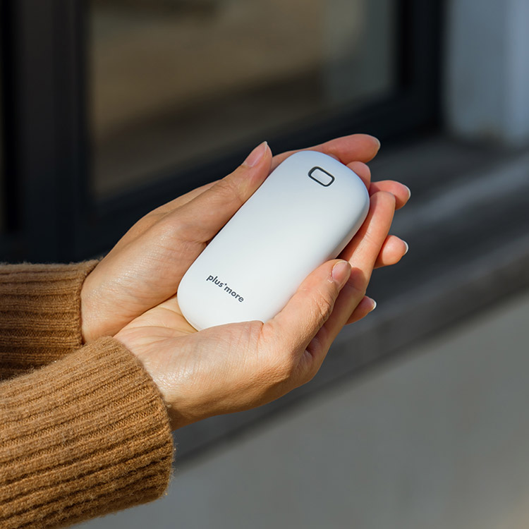 充電式カイロ モバイルバッテリー機能付 plusmore プラスモア PBAEA001 カイロ : Life on Products - 通販 - Yahoo!ショッピング