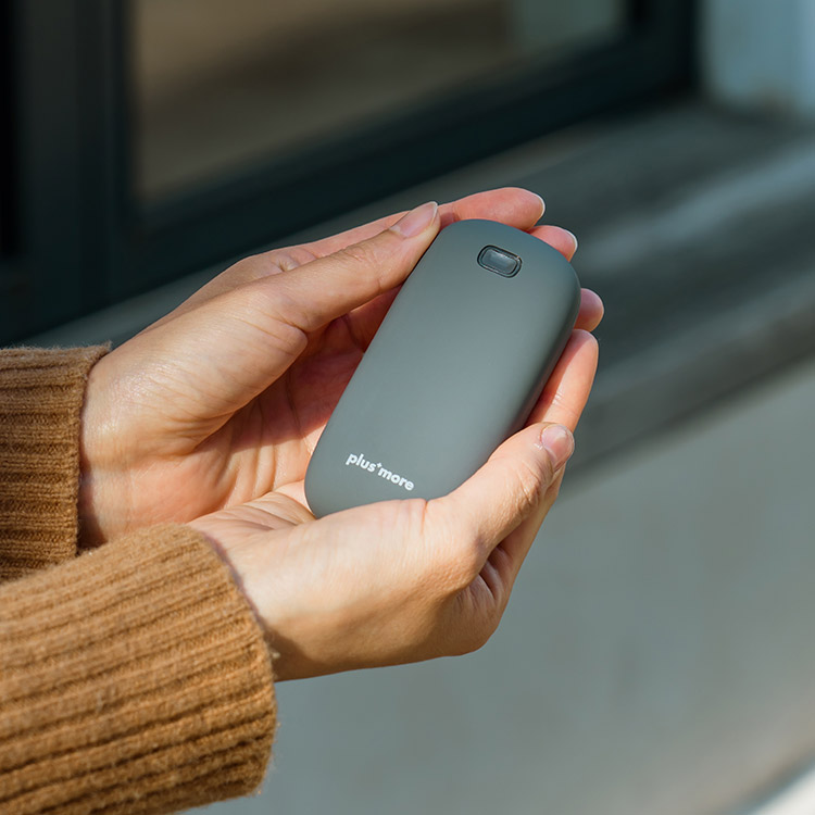 充電式カイロ モバイルバッテリー機能付 plusmore プラスモア PBAEA001 カイロ : Life on Products - 通販 - Yahoo!ショッピング