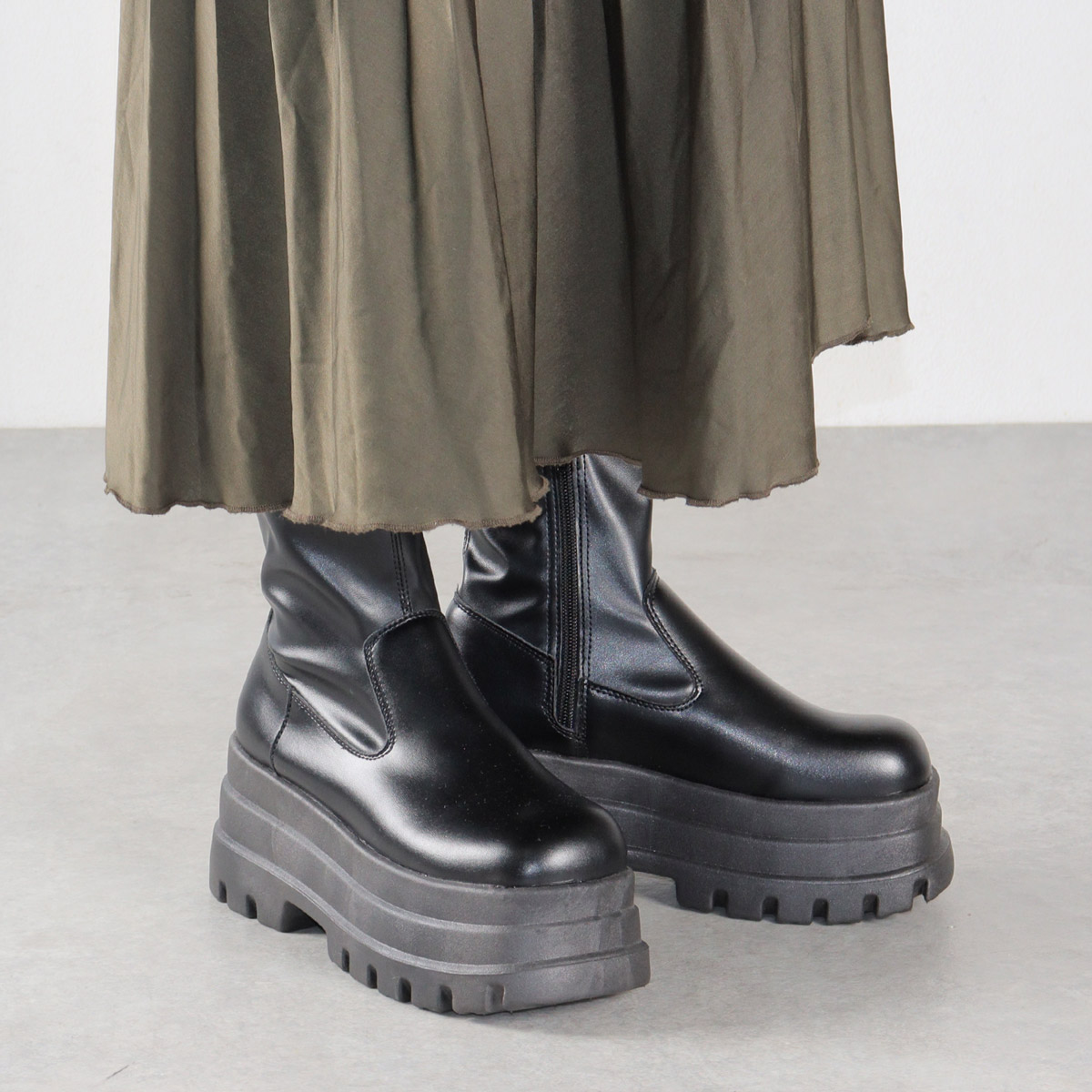 ストレッチブーツ レディース ショート 厚底 8cmヒール サイドジップ 柔らかい スクエアトゥ No.1663 22-25cm 黒 ラブハンター セット割引対象1足税込5390円 : 155 ...