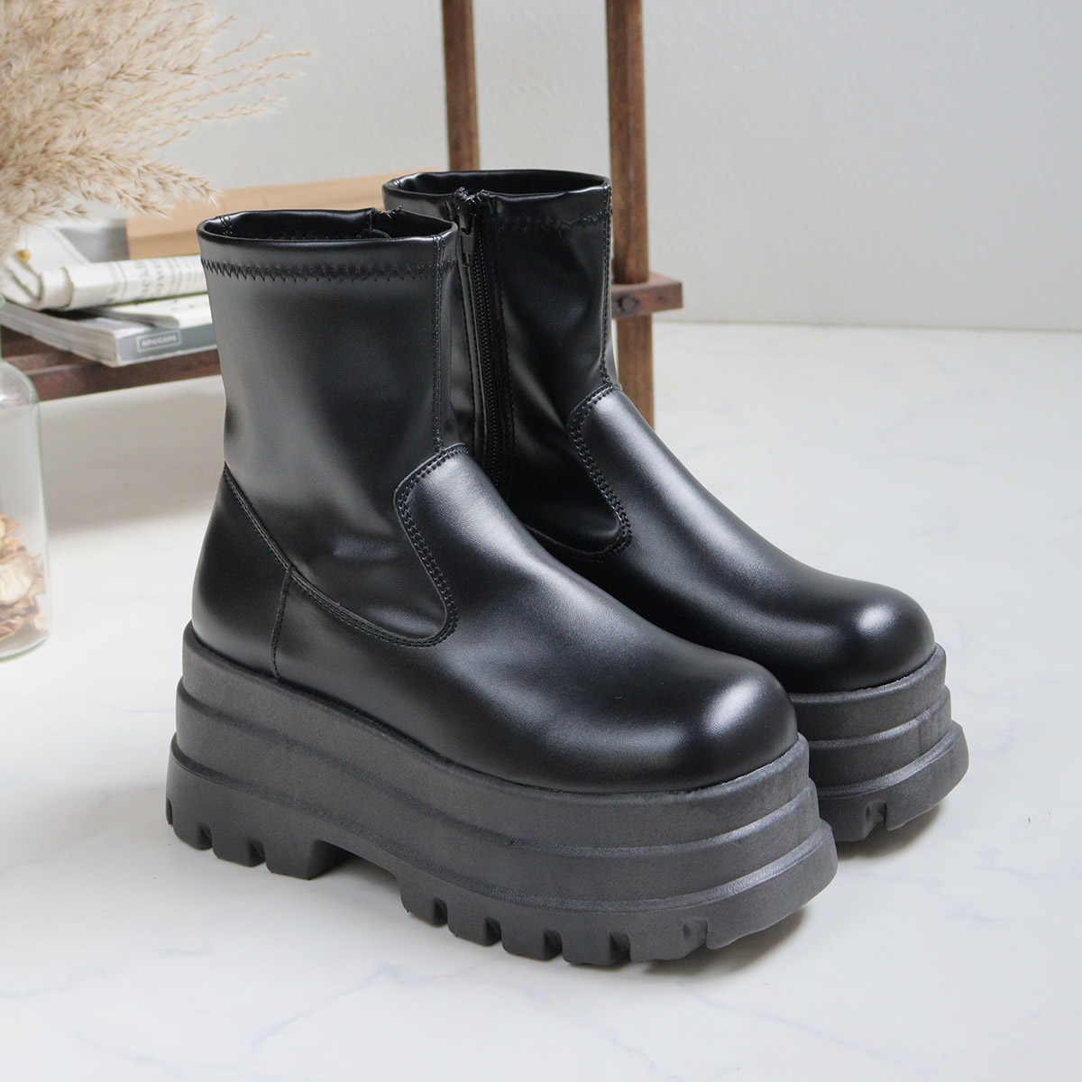 ストレッチブーツ レディース ショート 厚底 8cmヒール サイドジップ 柔らかい スクエアトゥ No.1663 22-25cm 黒 ラブハンター セット割引対象1足税込5390円 : 155 ...