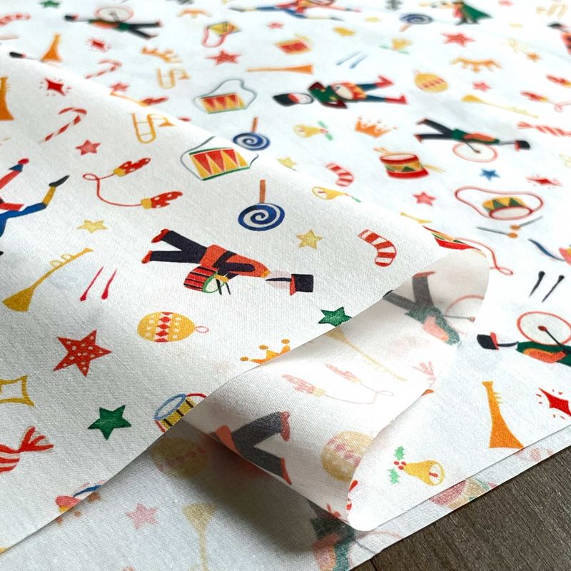 LIBERTY. LIBERTYリバティプリント 国産タナローン生地＜Tumbling Toys＞(タンブリングトイズ)【ホワイト地 ...