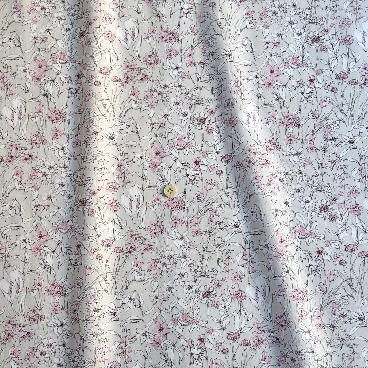 LIBERTY.（リバティ） LIBERTY FABRICS リバティプリント 国産タナローン生地(エターナル)＜Wandervogel ...