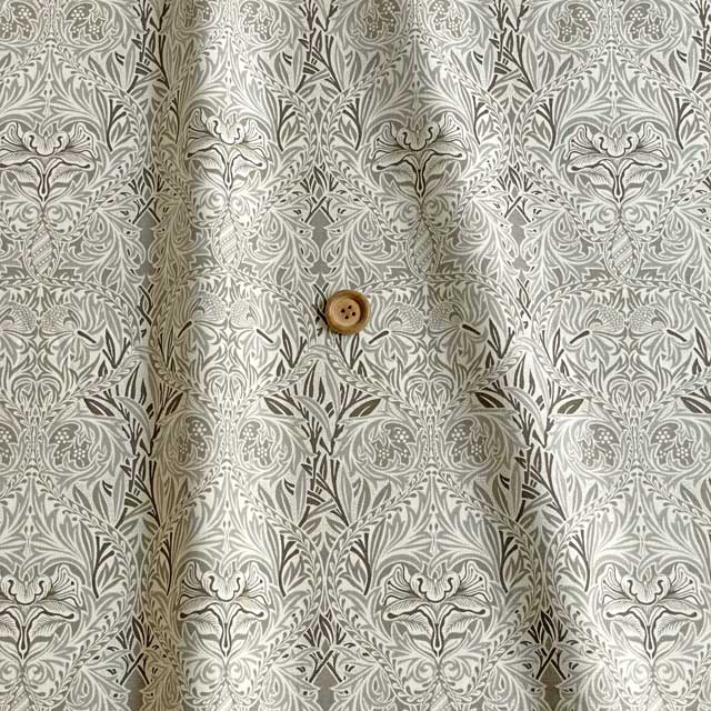 moda fabrics(モダ・ファブリックス)William Morris ウィリアムモリス シーチング生地＜Iris＞（アイリス ...