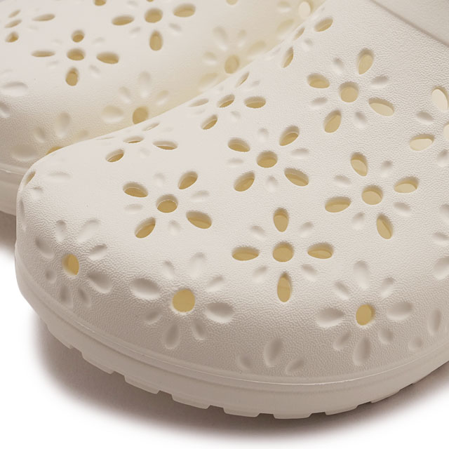 クロックス crocs サンダル クラシック フローラル カットアウト クロッグ 210927-0WV SS25 レディース 靴 スライド ...