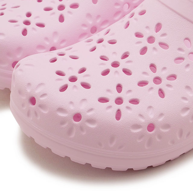 クロックス crocs サンダル クラシック フローラル カットアウト クロッグ 210927-6ZW SS25 レディース 靴 スライド ...