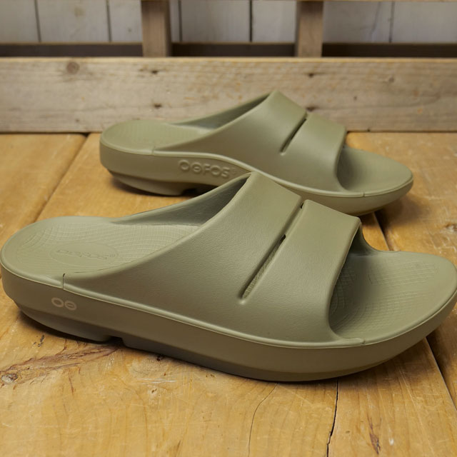 OOFOS 6か月保証 ウーフォス リカバリーサンダル ウーアー 2000020175252 FW2 靴 スライドサンダル 疲労回復 アフタースポーツ Foliage 正規取扱店 ...
