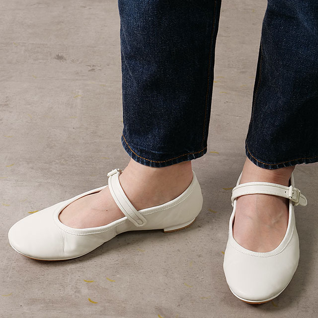 返品交換送料無料 トラベルシューズ バイ ショセ TRAVEL SHOES by chausser レディース ワンストラップシューズ TR-019 パンプス ホワイト WH ...