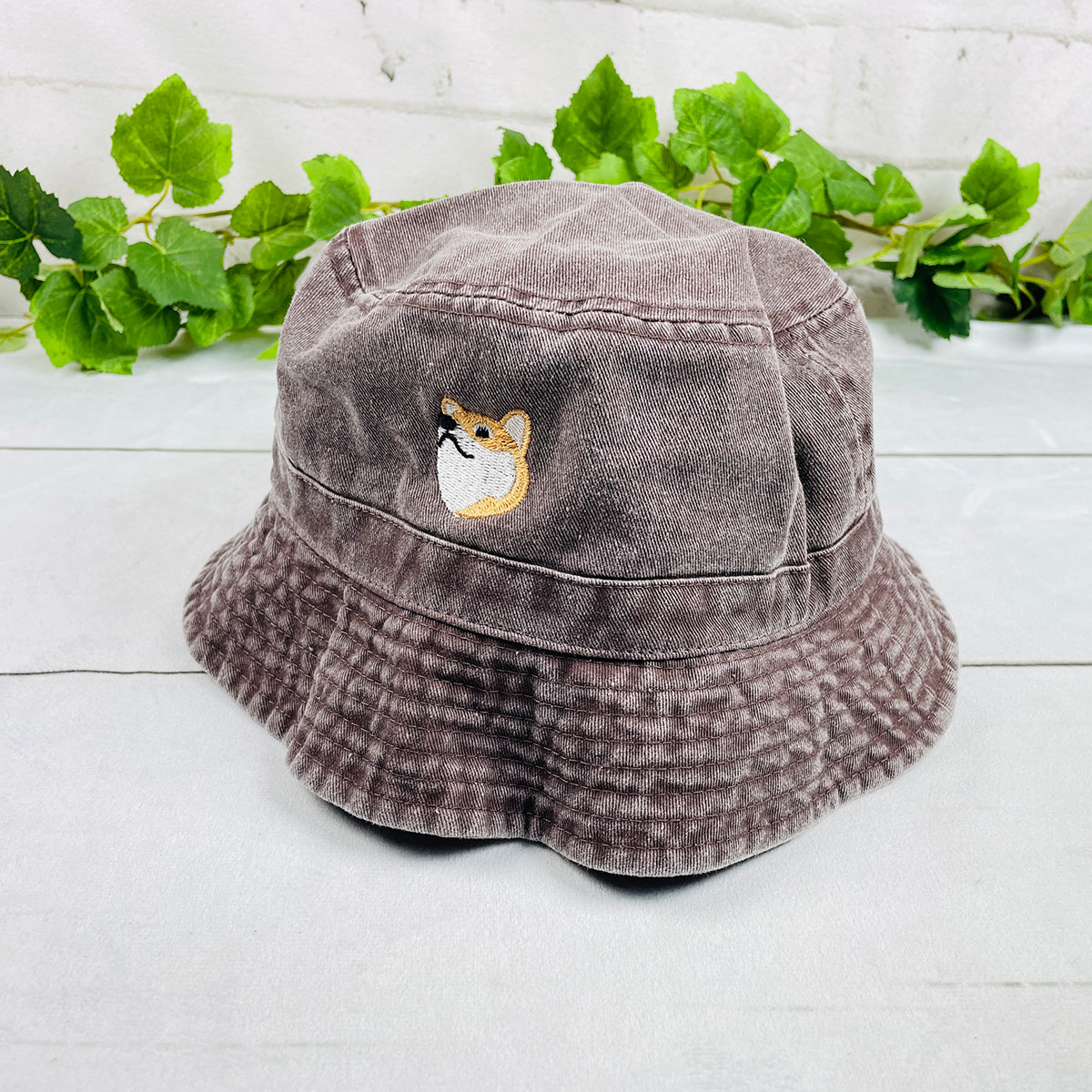 NEWHATTAN STANDARD HAT LABO 柴犬フェイス カスタム刺繍 ピグメントダイバケットハット（帽子） : モフタス・ストア ...