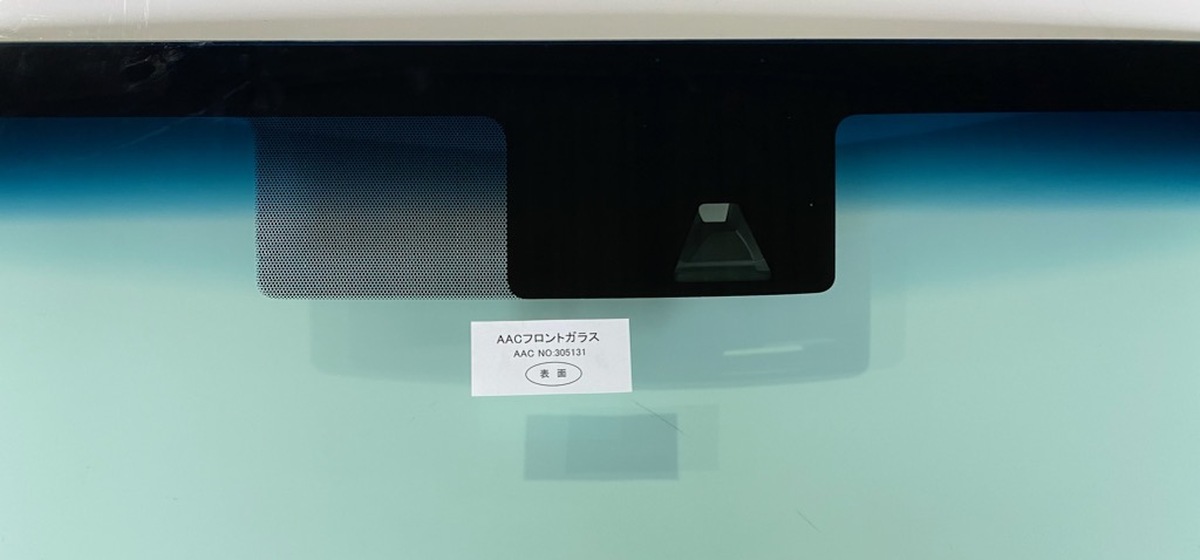 日産（NISSAN） フロントガラス NV350キャラバン 4D/5D 標準幅 純正品番:※G2700-5YJ0A(GT) E26系 ボカシ ...
