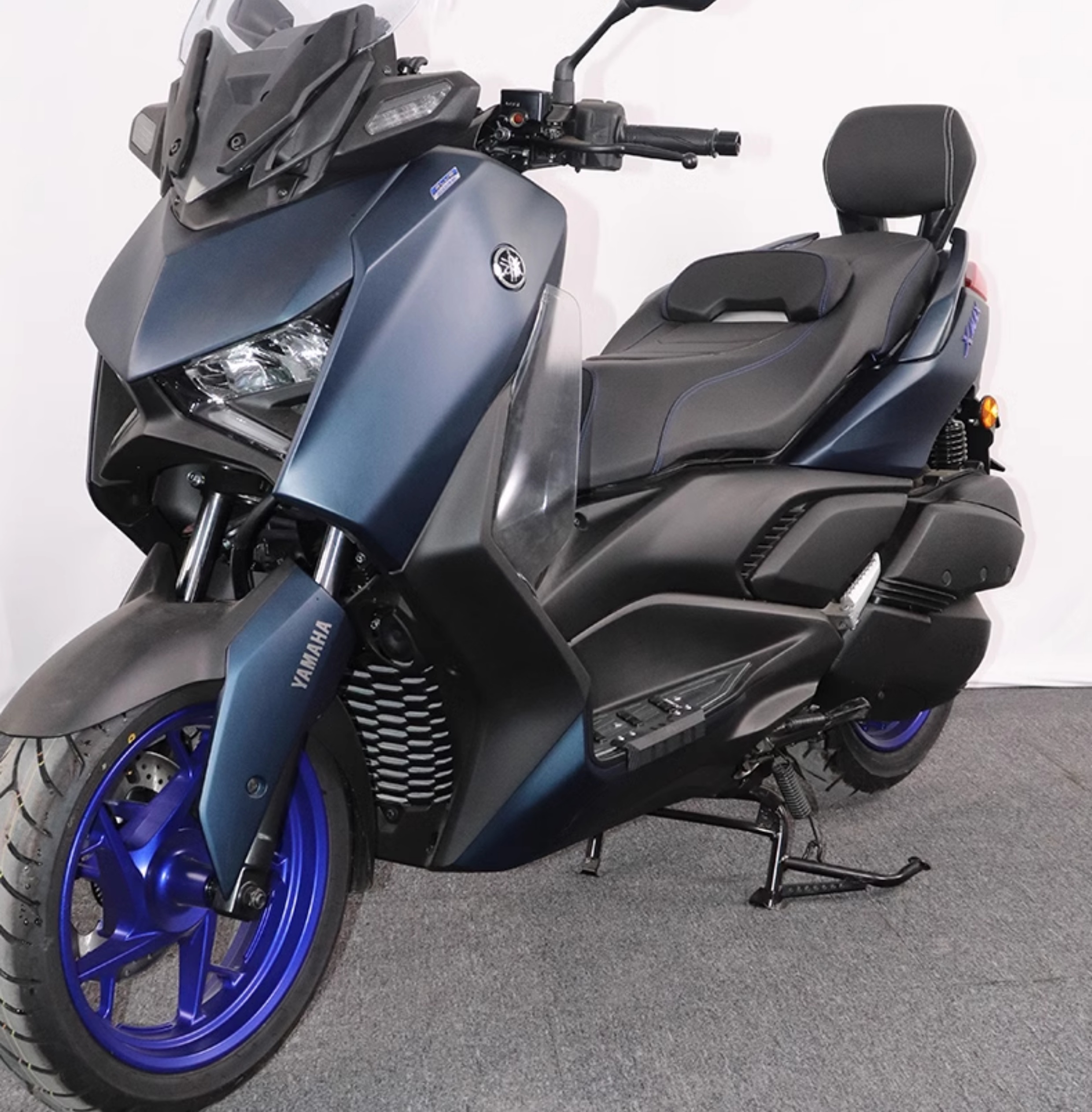 YAMAHA（ヤマハ） XMAX300 2025年式 バックレスト 背もたれ シーシーバー リアキャリア 背もたれ 増設リアシート ブラック ...