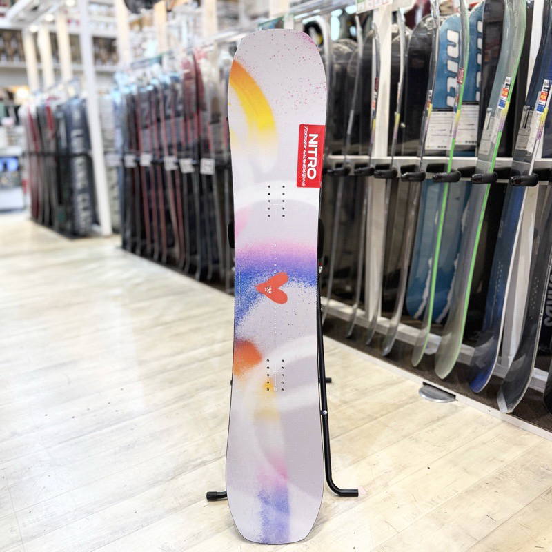 【即納】レディース スノーボード 板 型落ち 旧モデル 138cm NITRO OPTISYM Womens ナイトロ オプティシム 25 ...