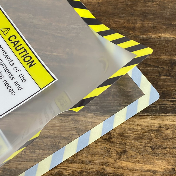 cobato（コバト）クリアファイル A4 CAUTION おもしろ 文房具 おもしろい 文具 雑貨 面白い グッズ プレゼント 女性 男性 誕生日 かわいい おしゃれ 高校生 :cobato ...