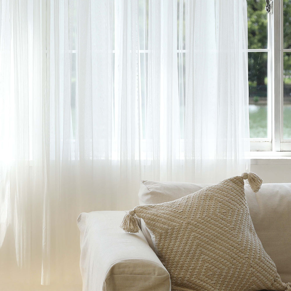 チュール レースカーテン このボリューム感がたまらない、空間の主役になるチュールレースカーテン 1.5倍ヒダ : カーテン専門店パーフェクト ...