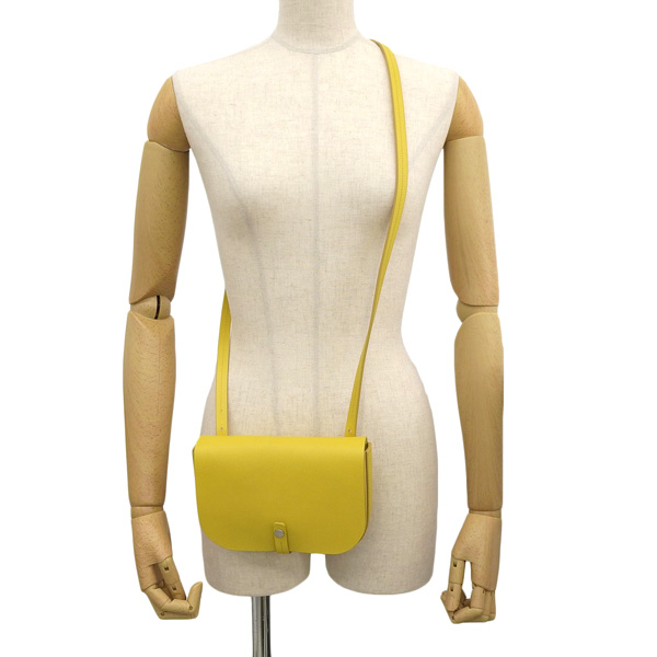 イルビゾンテ IL BISONTE ショルダーバッグ バッグ レザー イエロー系  レディース bcr259pv0039gr276c  母の日　土日祝も毎日発送します IL BISONTE（イルビゾンテ） バッグ ショルダーバッグ バッグ レザー