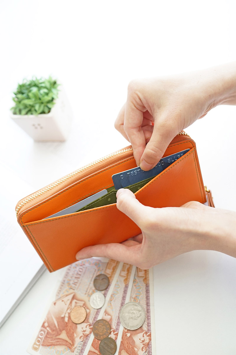 FRAMeWORK 【最大p26％ 3年保証＋プレゼント付】 FRAME WORK フレームワーク ソナ 小銭入れ付き長財布（ラウンドファスナー式） 0044713 : こだわりのブランド ...