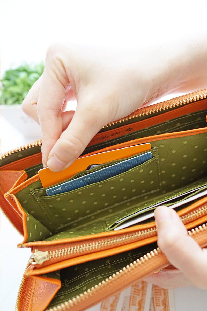 FRAMeWORK 【最大p26％ 3年保証＋プレゼント付】 FRAME WORK フレームワーク ソナ 小銭入れ付き長財布（ラウンドファスナー式） 0044713 : こだわりのブランド ...