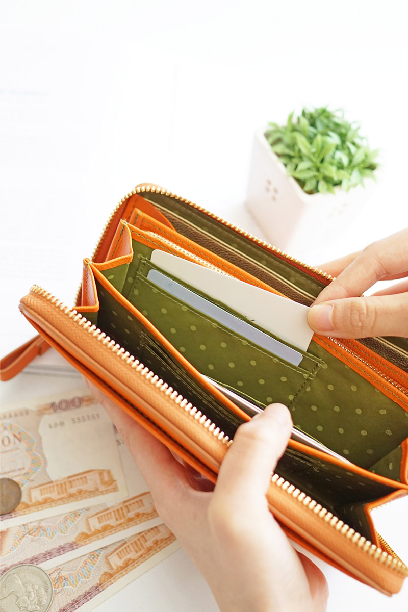 FRAMeWORK 【最大p26％ 3年保証＋プレゼント付】 FRAME WORK フレームワーク ソナ 小銭入れ付き長財布（ラウンドファスナー式） 0044713 : こだわりのブランド ...