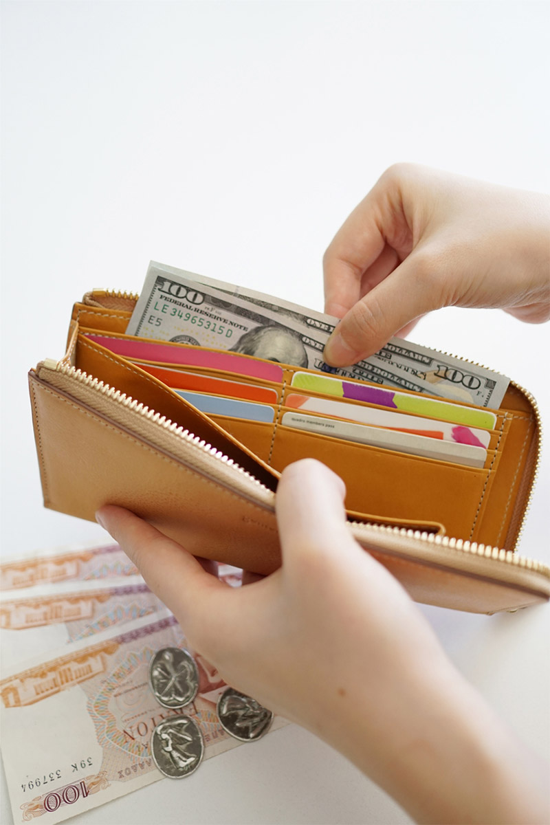 genten 【選べるノベルティ付】 ゲンテン CUOIO クオイオ 小銭入れ付き長財布（L字ファスナー式） 44670 : こだわりの ...