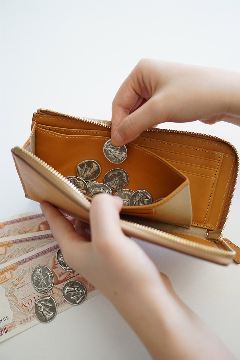 genten 【選べるノベルティ付】 ゲンテン CUOIO クオイオ 小銭入れ付き長財布（L字ファスナー式） 44670 : こだわりの ...