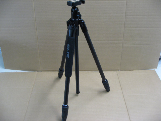 【ジャンク品 、展示品、部品欠品】 SLIK 3段三脚 ライトカーボンE53 カメラ・ビデオカメラ 三脚・一脚・雲台 三脚 : セブンスター貿易ヤフーショップ - 通販 - Yahoo!ショッピング