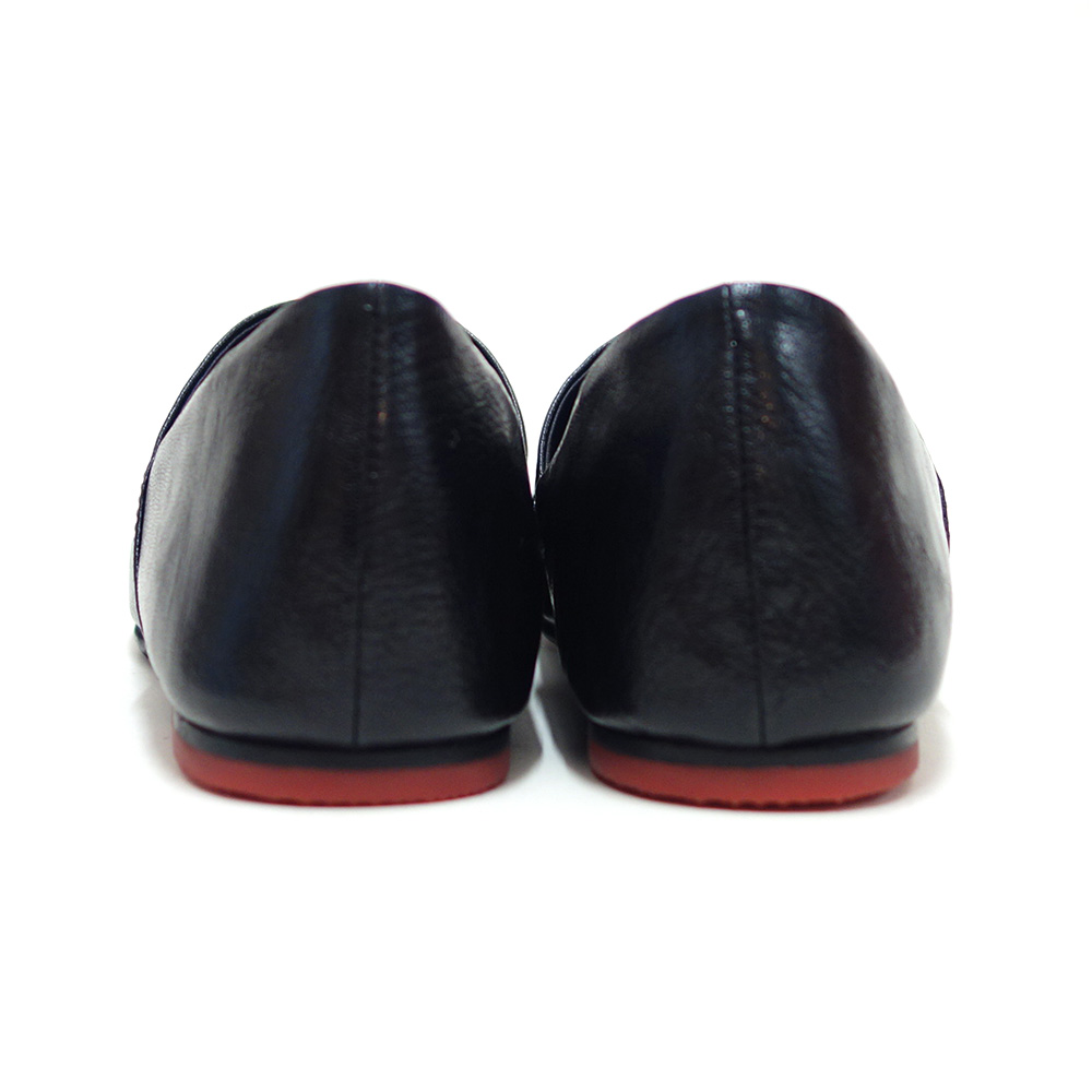 ユーコ イマニシ yuko imanishi + 721082 ブラック 甲深 オブリック