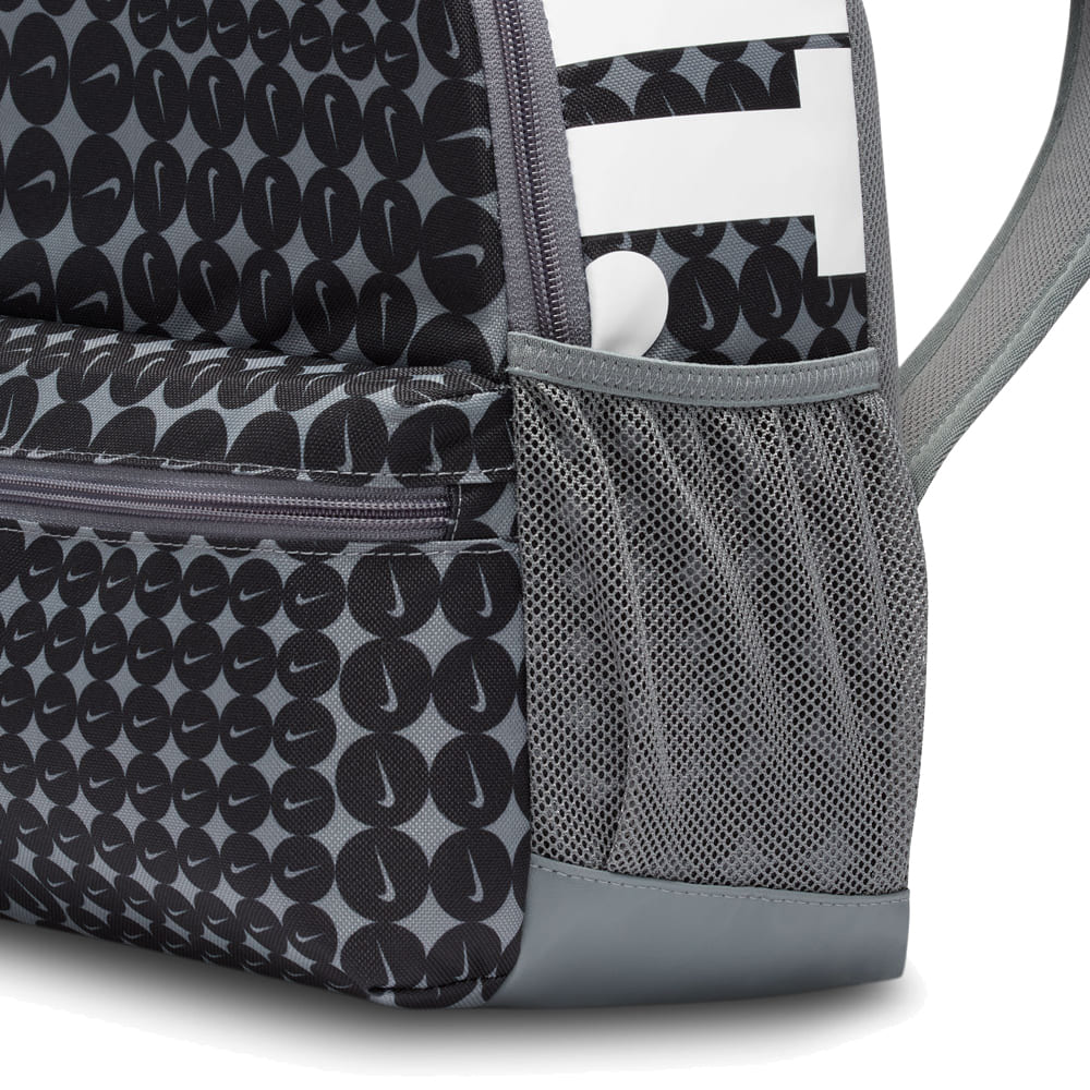 NIKE ナイキ キッズ ブラジリア JDI ジュニア ミニ バックパック (11L) 子供用 HM5547-070 スモーク バッグパック ...