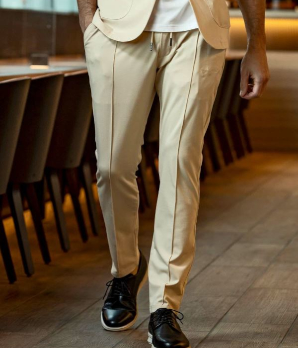 1PIU1UGUALE3 RELAX ウノピゥウノウグァーレトレ リラックス