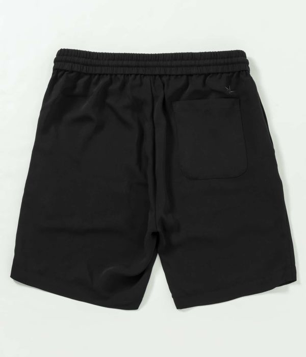 1PIU1UGUALE3 RELAX ウノピゥウノウグァーレトレ リラックス 縦ロゴ