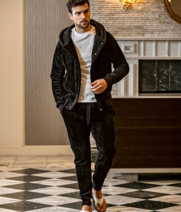 1PIU1UGUALE3 RELAX ウノピゥウノウグァーレトレ リラックス ヘビー