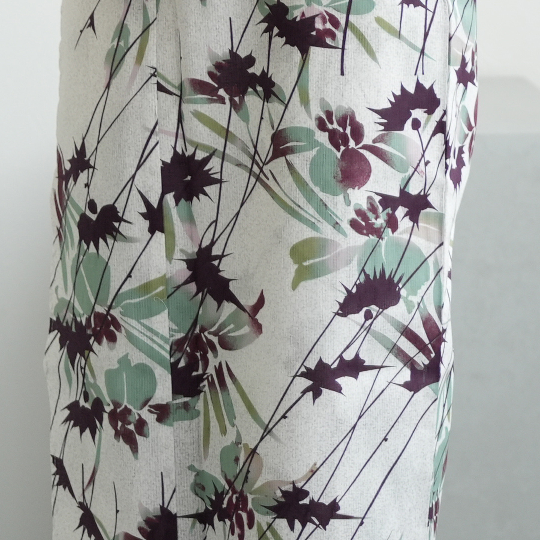 utatane 浴衣 レディース セット 高級変わり織 浴衣3点セット 杢グレージュに上品菖蒲とアザミ フリーサイズ 浴衣セット（ゆかた・帯・下駄）レトロ : 浴衣通販 utatane ...