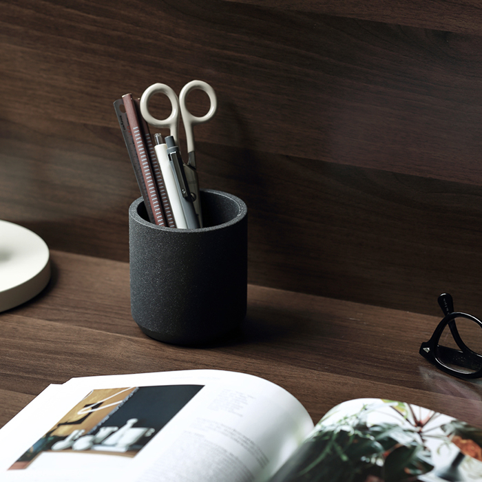 ideaco penstand (ペンスタンド) イデアコ ペン立て ペンスタンド 文房具入れ デスク収納 鉛筆 ペン 小物入れ インテリア 北欧 ナチュラル 滑らない おしゃれ : くらしの ...